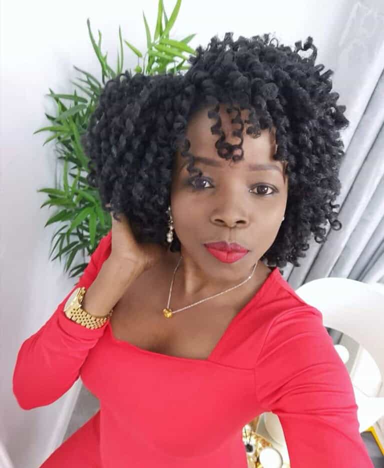 Boiled Chicken Legs (How To Boil Chicken Legs) - Chicken Vibes